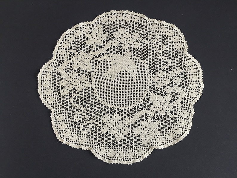 Mary Card Designed "grapevine and Silvereye" Filet Crochet Lace Doily ...