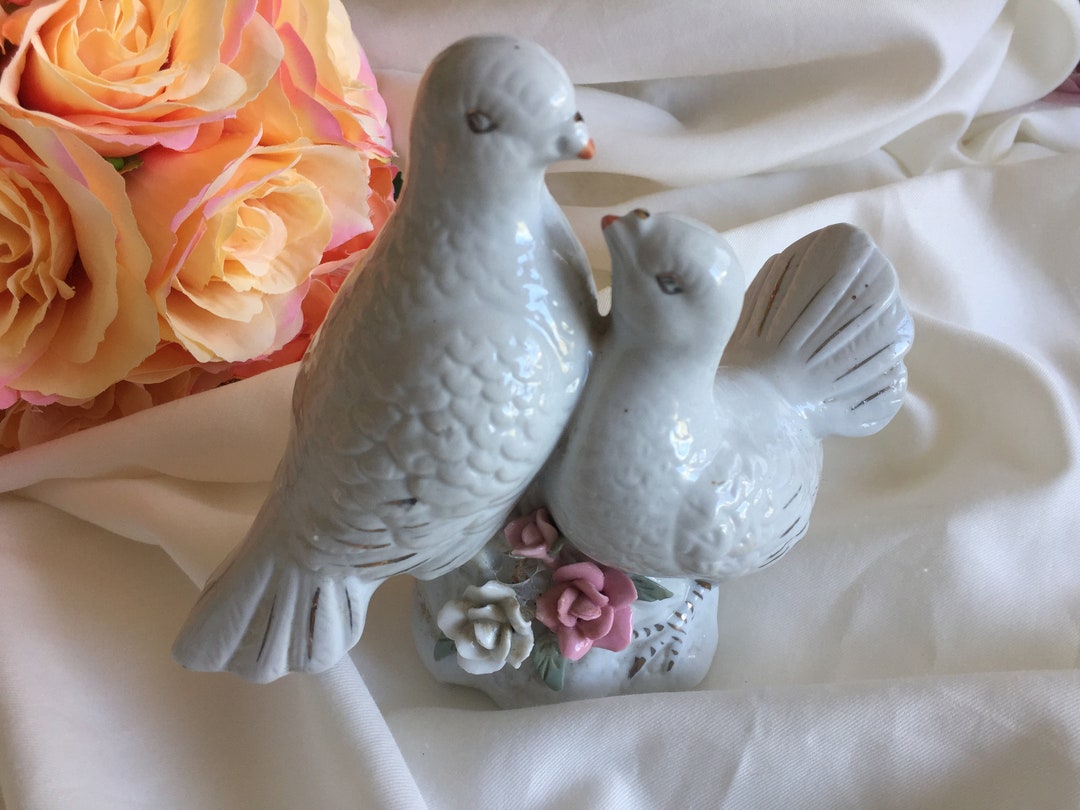 White Ceramic Courting Dove Couple Figurine Decorative Vintage Ornament ...