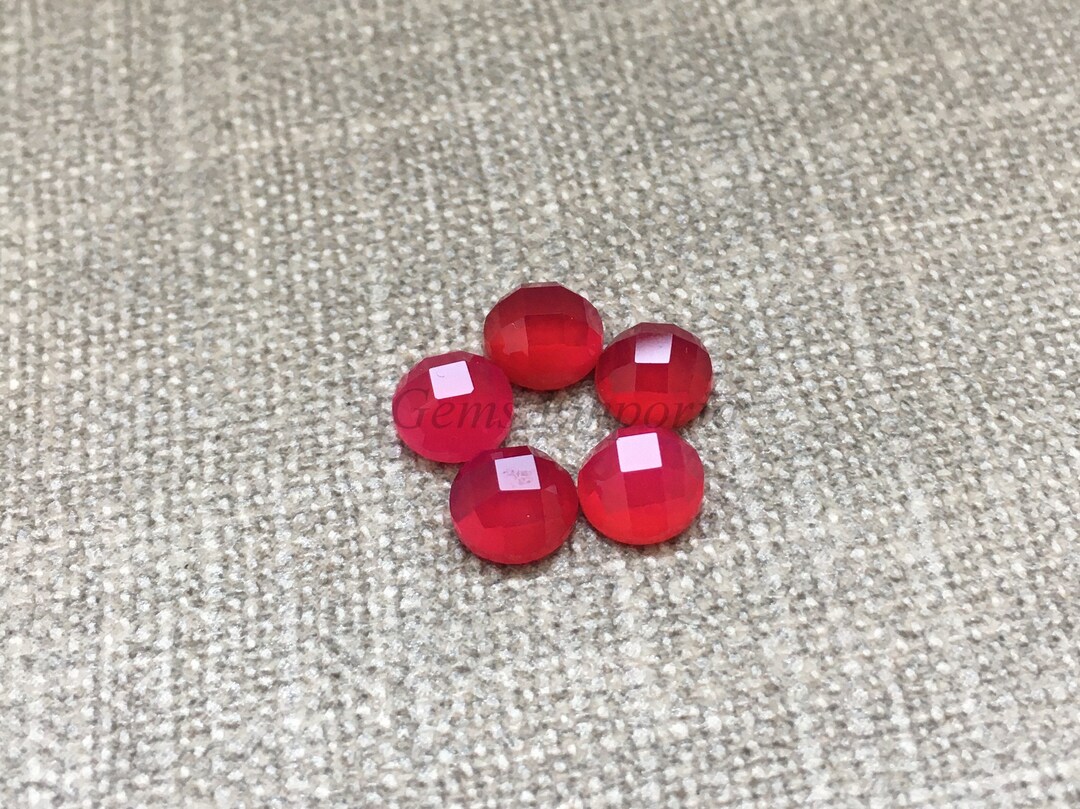 Cabujones redondos de calcedonia roja rubí con corte de cuadros ...