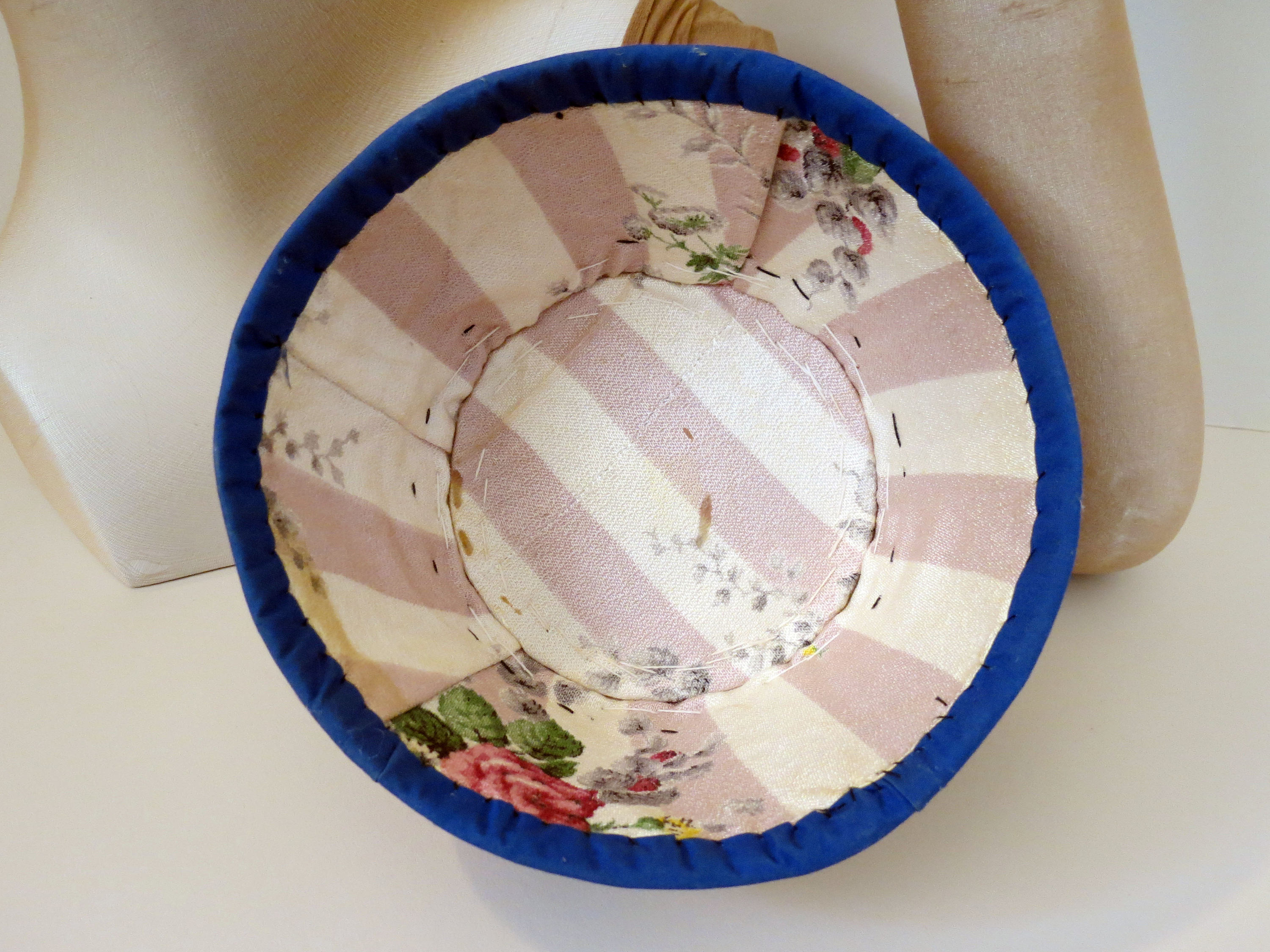 Vintage Fez Tarboosh Hat Black Velvet Fez Fish Appliqued - Etsy