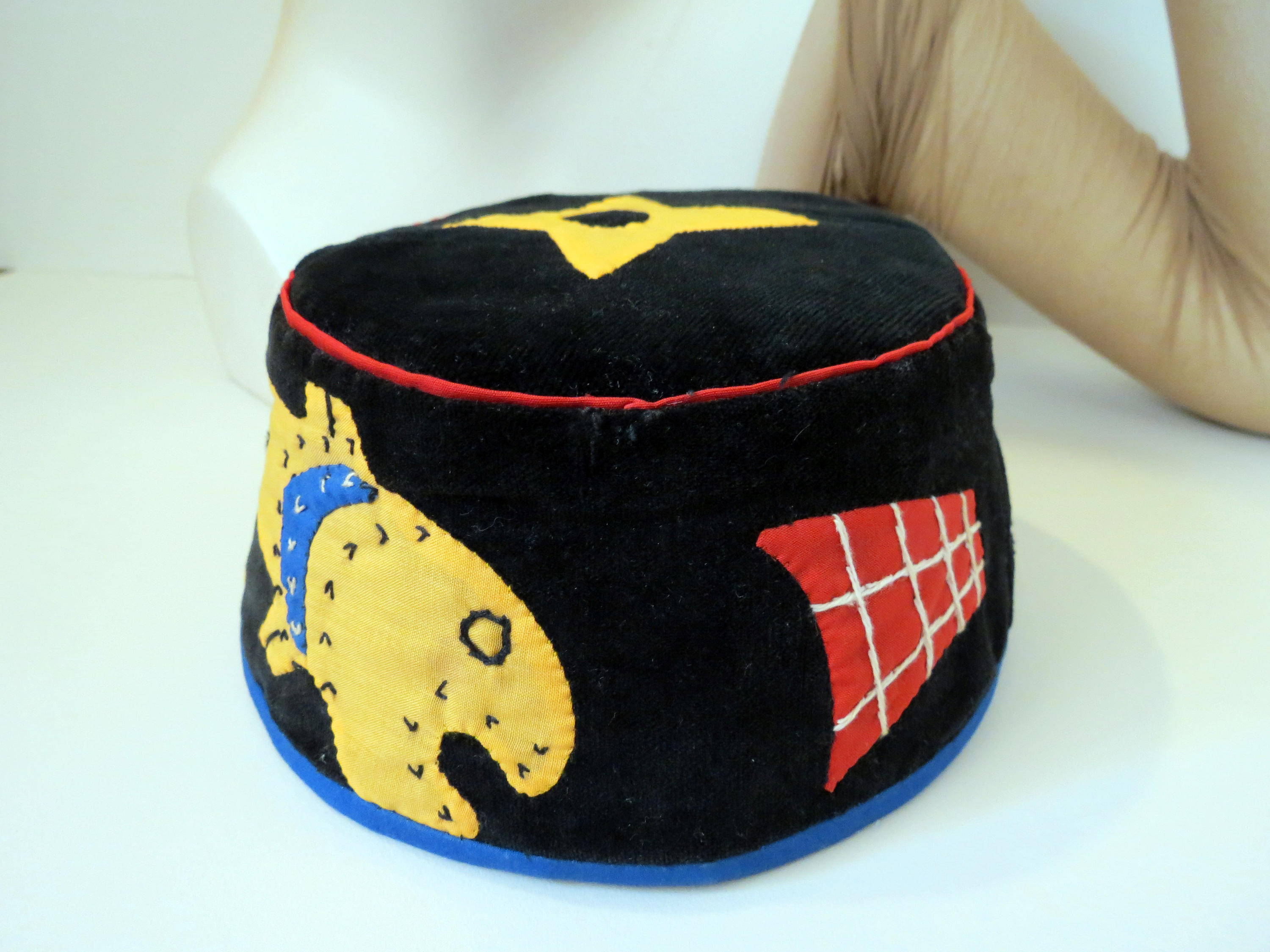 Vintage Fez Tarboosh Hat Black Velvet Fez Fish Appliqued - Etsy