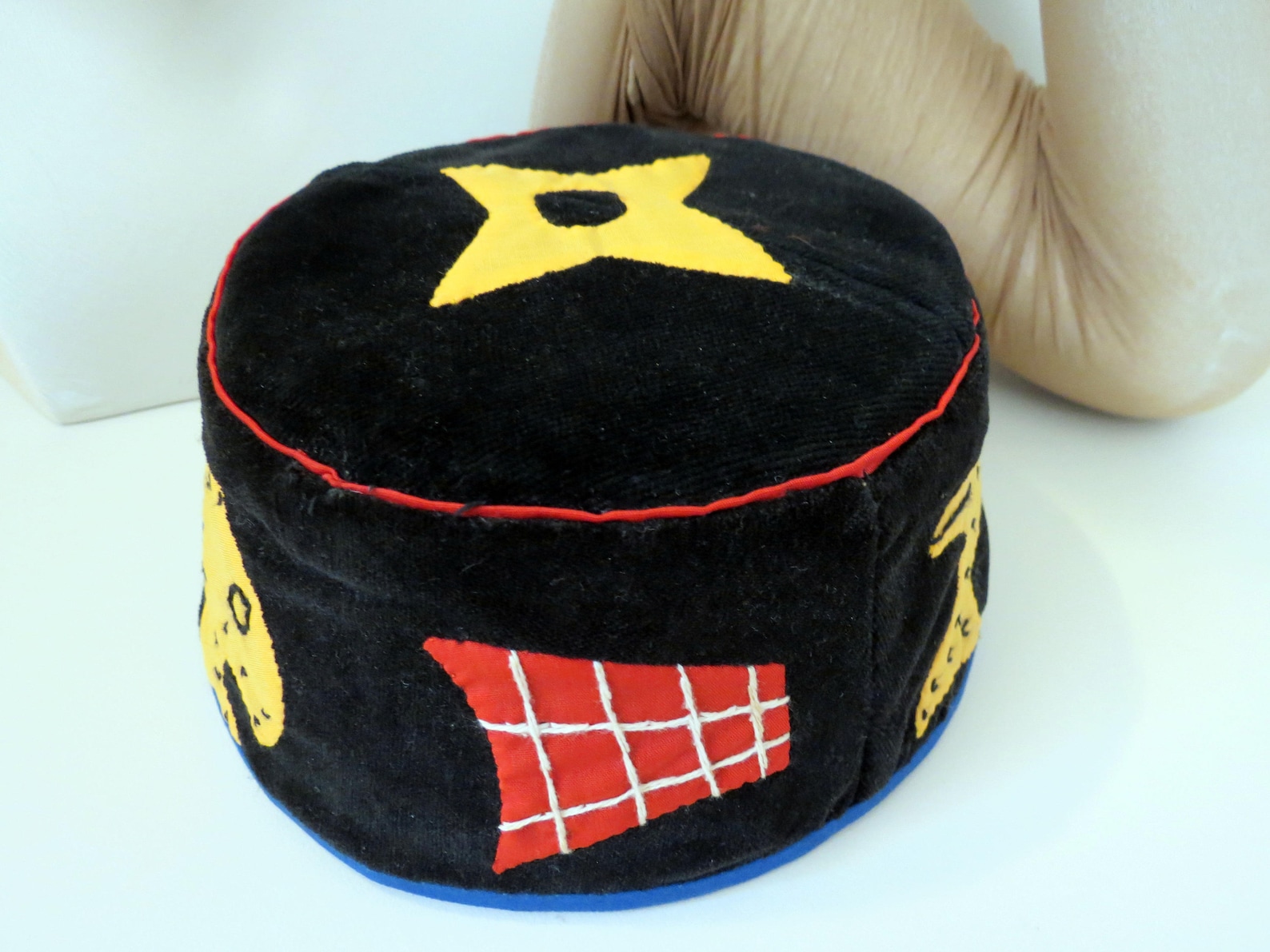 Vintage Fez Tarboosh Hat Black Velvet Fez Fish Appliqued - Etsy