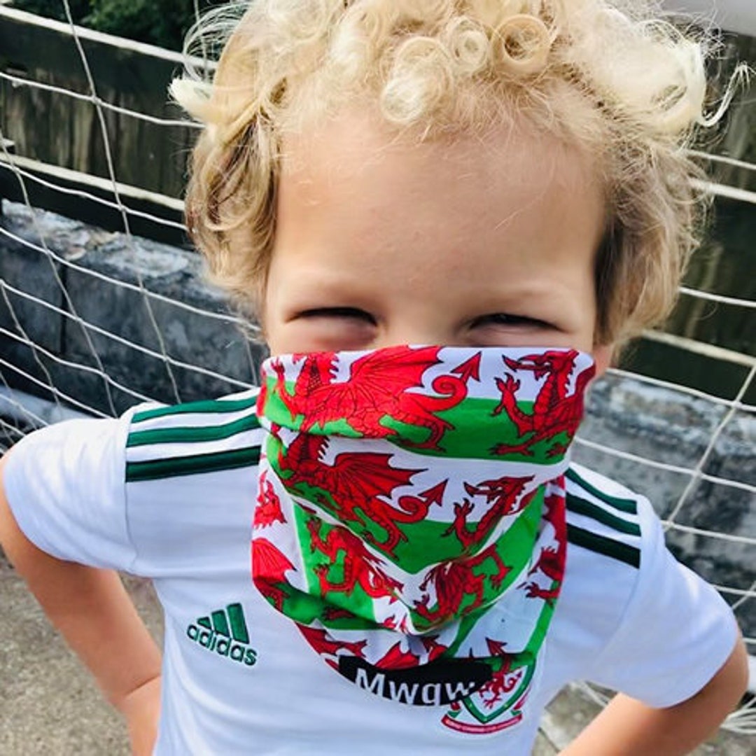 Welsh Flag Face Mask, Red Dragon Wales Mouth Cover, Tubular Bandana ...