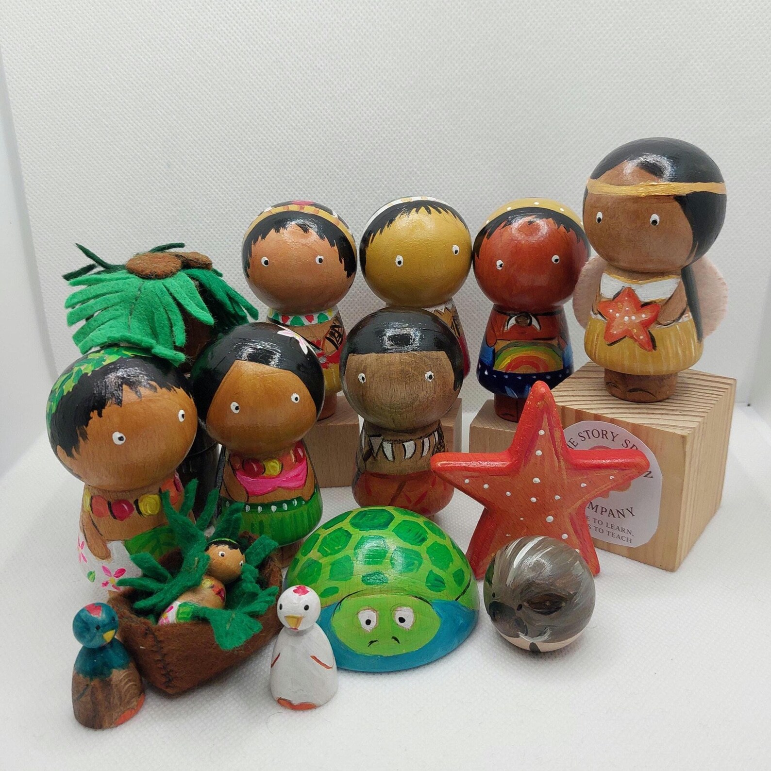 Hawaiian Nativity Set. Family. Present. Gift. Christmas. Chrstian ...
