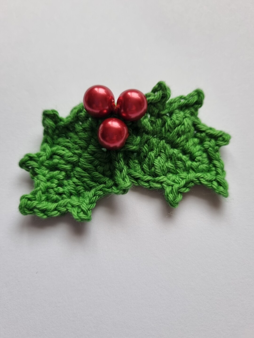 Crochet Holly Berry Brooch,crochet Cotton Christmas Brooch,green Brooch ...