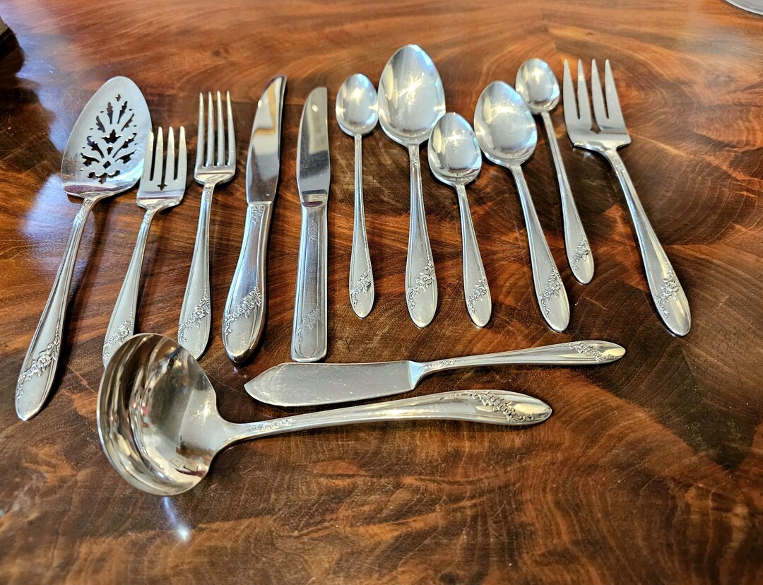 Queen Bess Vintage Silverware Sets. 1946 Pattern. Hollow Handle Dinner ...
