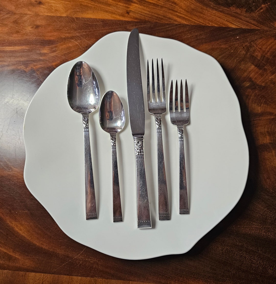 Forever Silverware Design Was Made in 1939. Choice of Sets, Peices ...