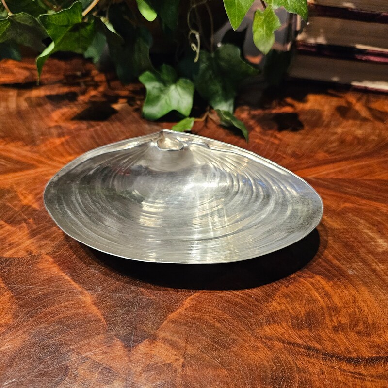 Clam Shell Dish - Etsy