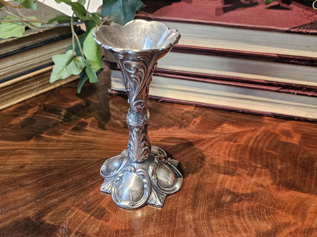 Vintage Silver Bud Vase by Apollo Silver Company. Repousse Base ...