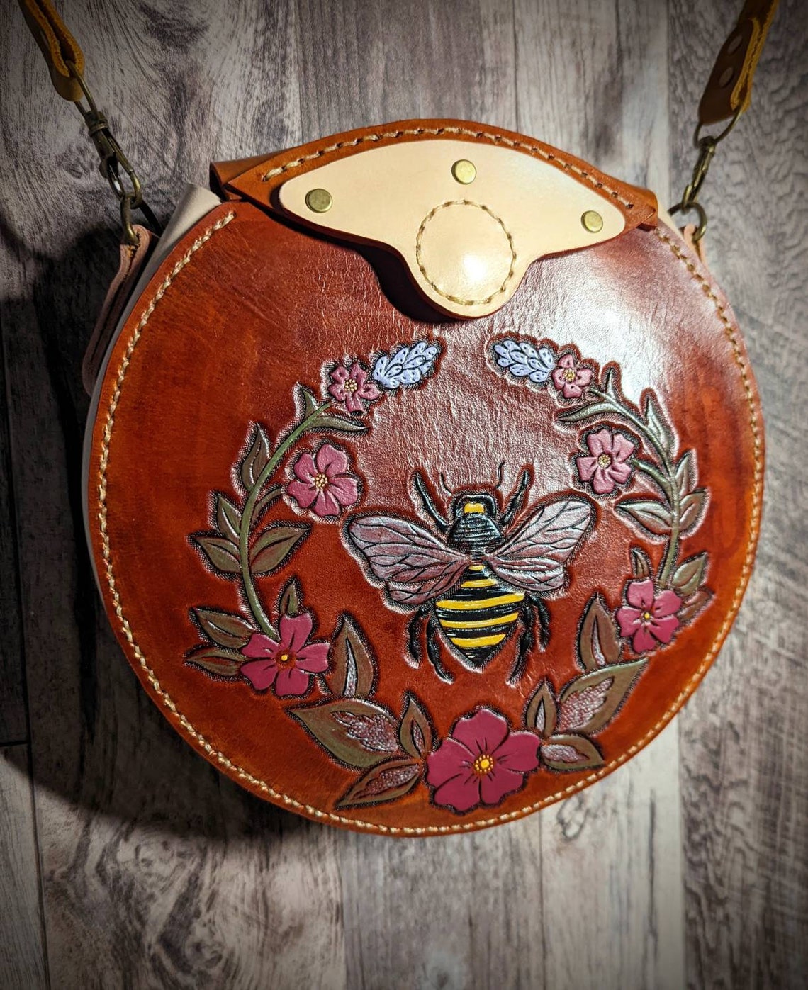 Cottagecore Vintage Style Bee and Flower Leather Circle Purse - Etsy
