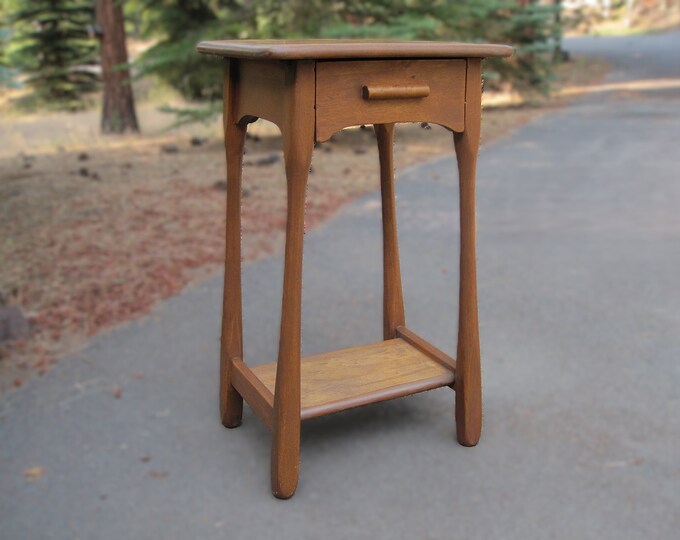 Vintage 1930s Side Table W/ Shelf & Drawer Nightstand Bedside Lamp ...