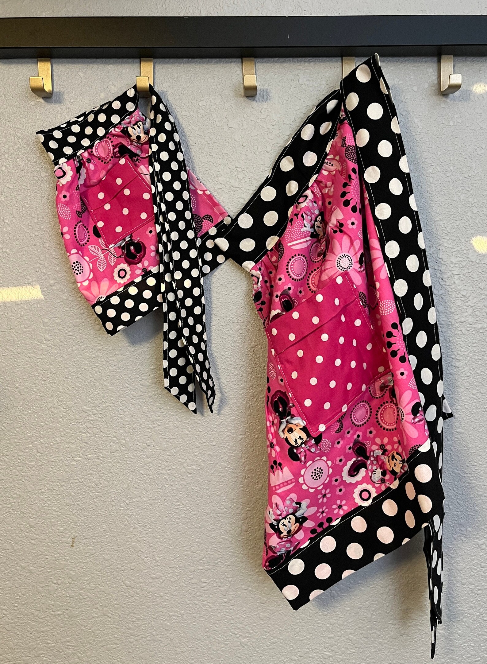 Minnie Mouse 1/2 Apron With Dots. Matching Child’s Apron Also Available ...