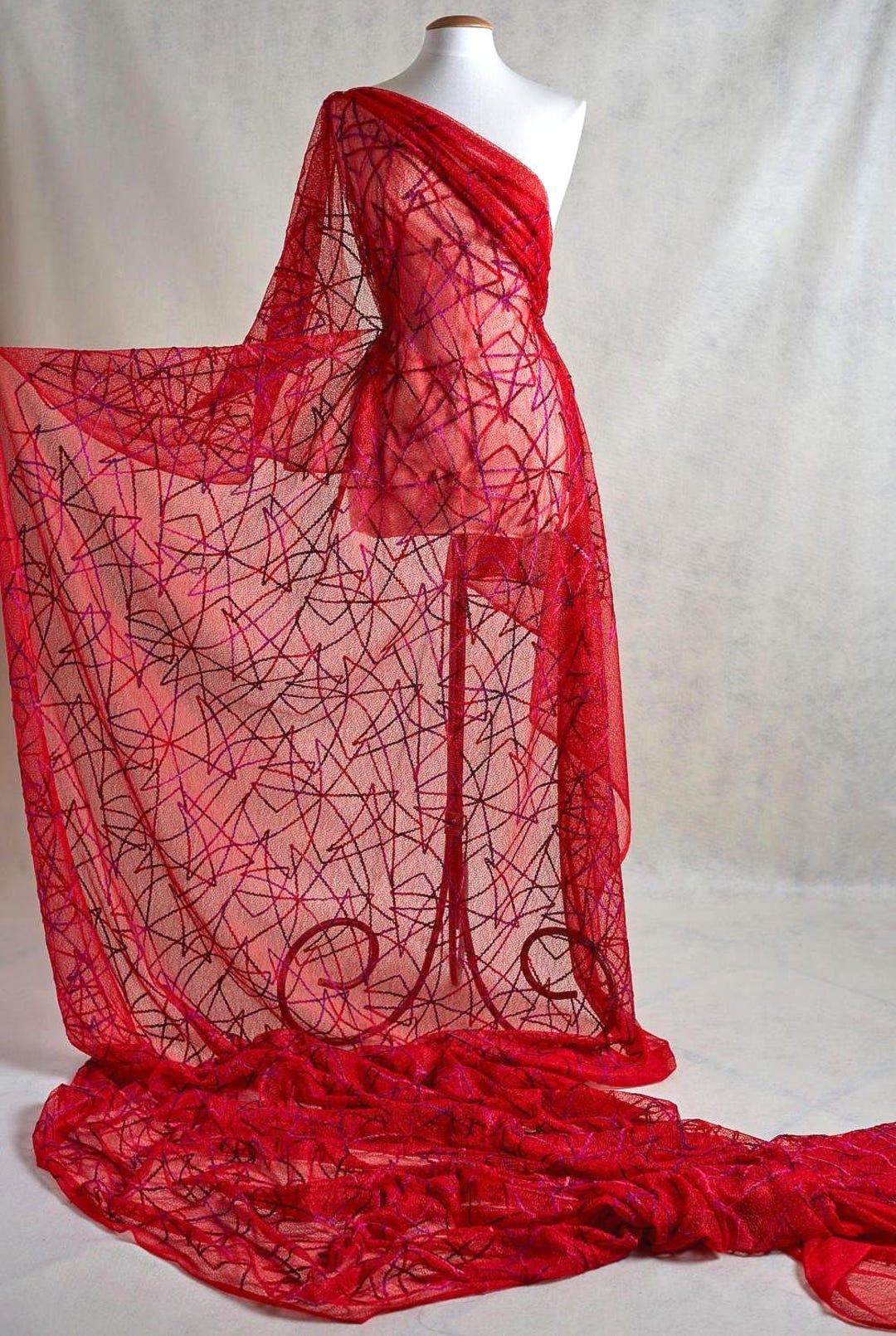 Tul bordado de Strella Fabrics LTD en rojo y morado - Etsy España