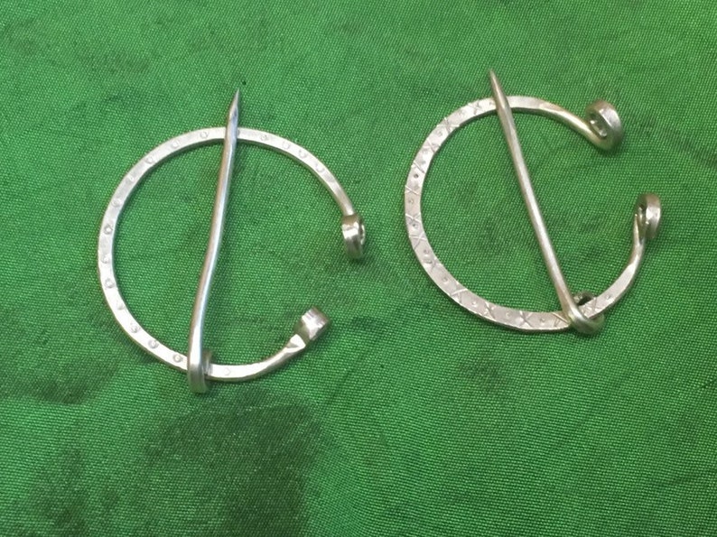 Medium Penannular Fibula Brooch. Medieval Pin. SCA Brooch. | Etsy