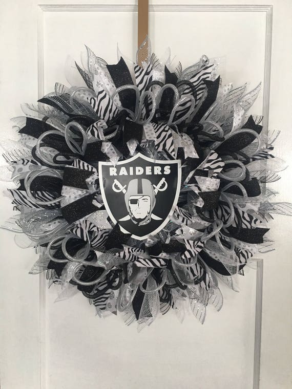 Raiders Wreath - EMSEKFLOL.COM
