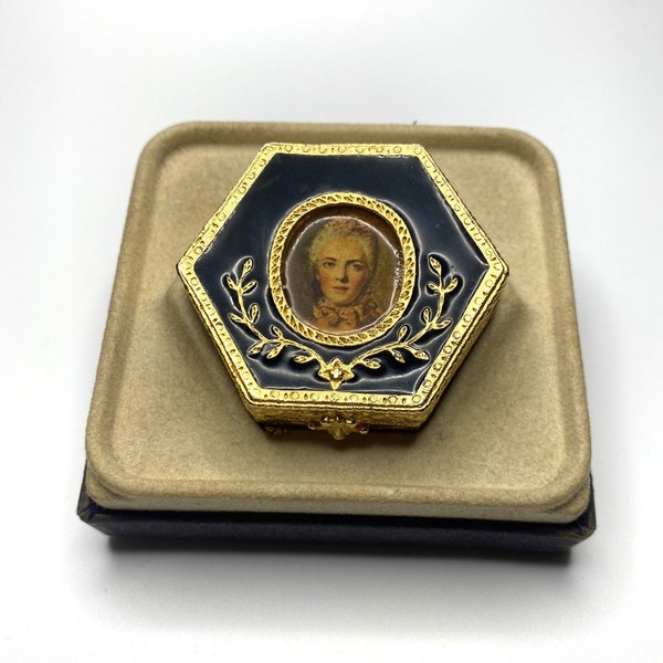 Estee Lauder Vintage Compacts - Etsy