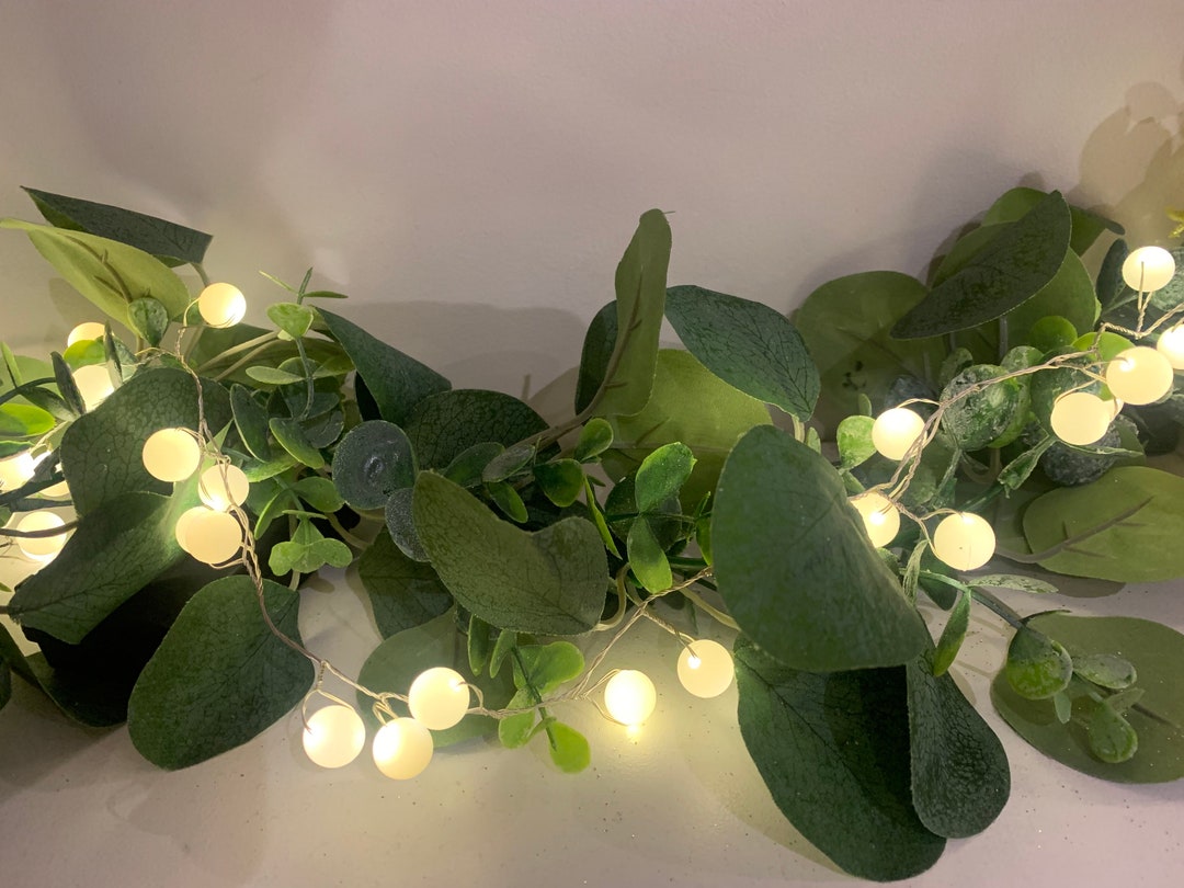 White Opaque Snowdrop Fairy Lights - Battery or Mains White Globe ...