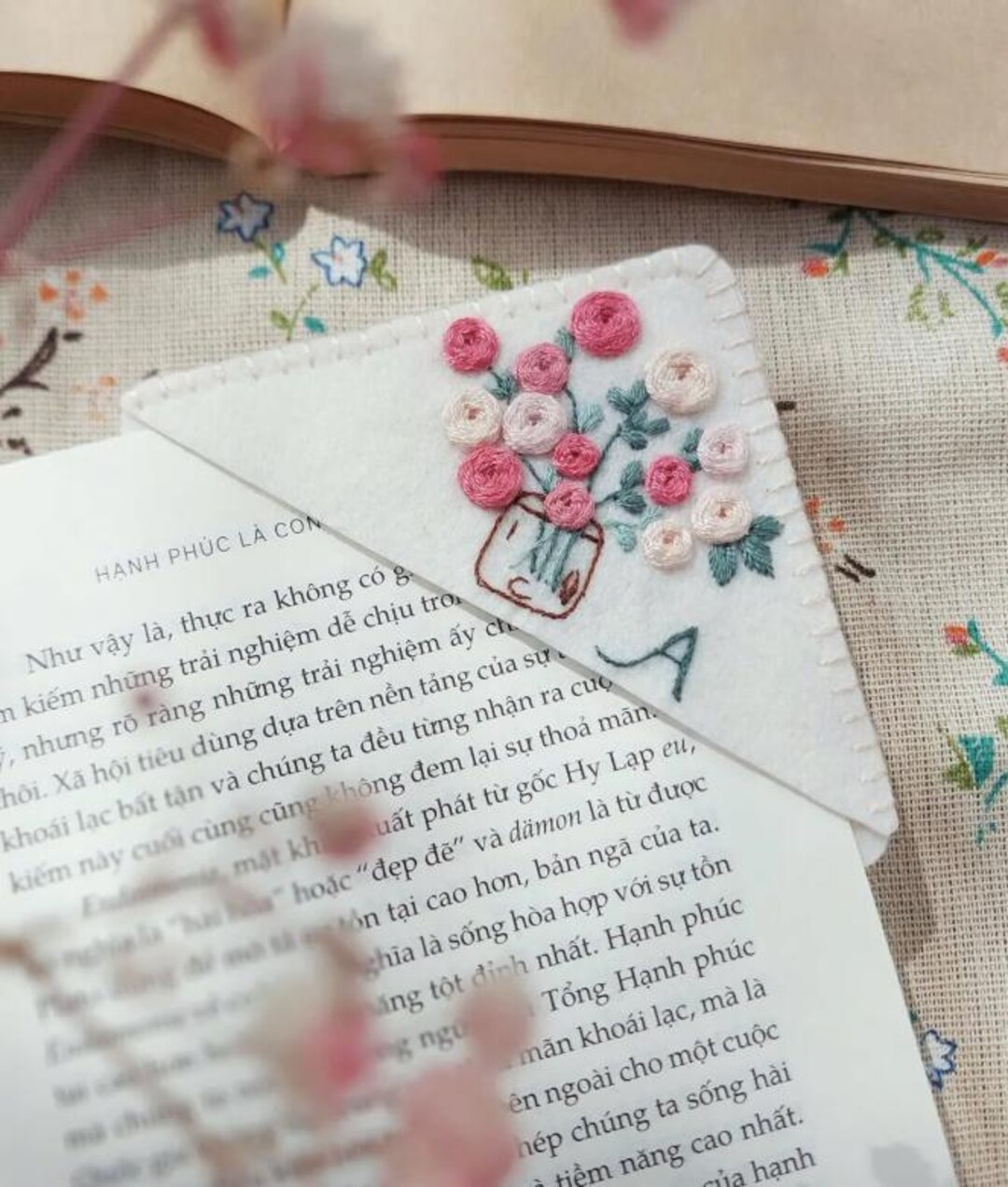 Felt Triangle Page Stitched Corner Bookmark, Book Accessories, Handmade ...