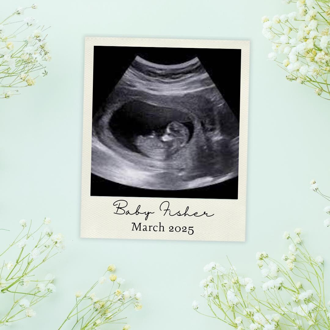 Gender-neutral Pregnancy Reveal, Modern & Simple Social Media ...