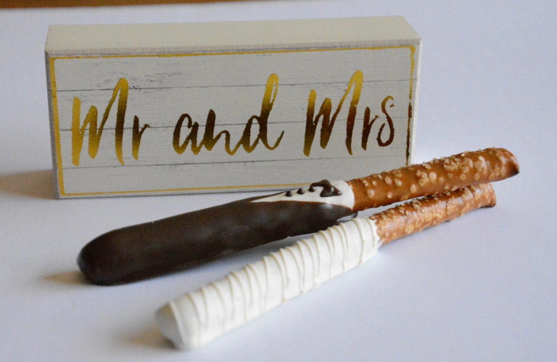 Chocolate Bride Pretzel (12), Chocolate Covered Bride Pretzel ...