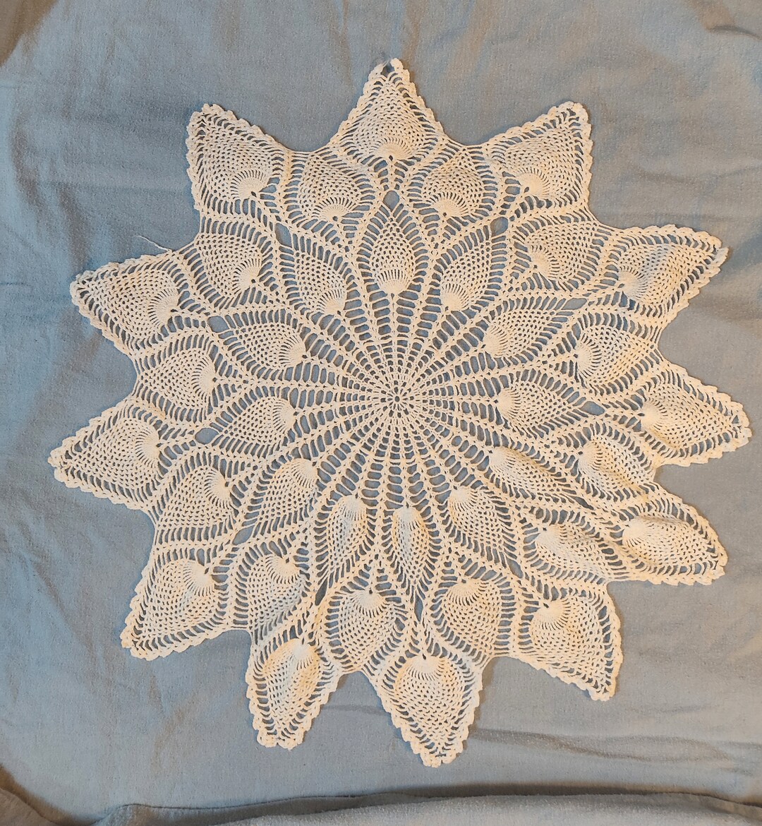 Beautiful Large Star Doily 23" - Vintage Handmade Crocheted Round Doily ...