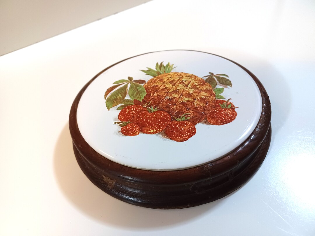 Ceramic Display Fruit Trivet in Wood - Vintage Round Fruit Ceramic ...