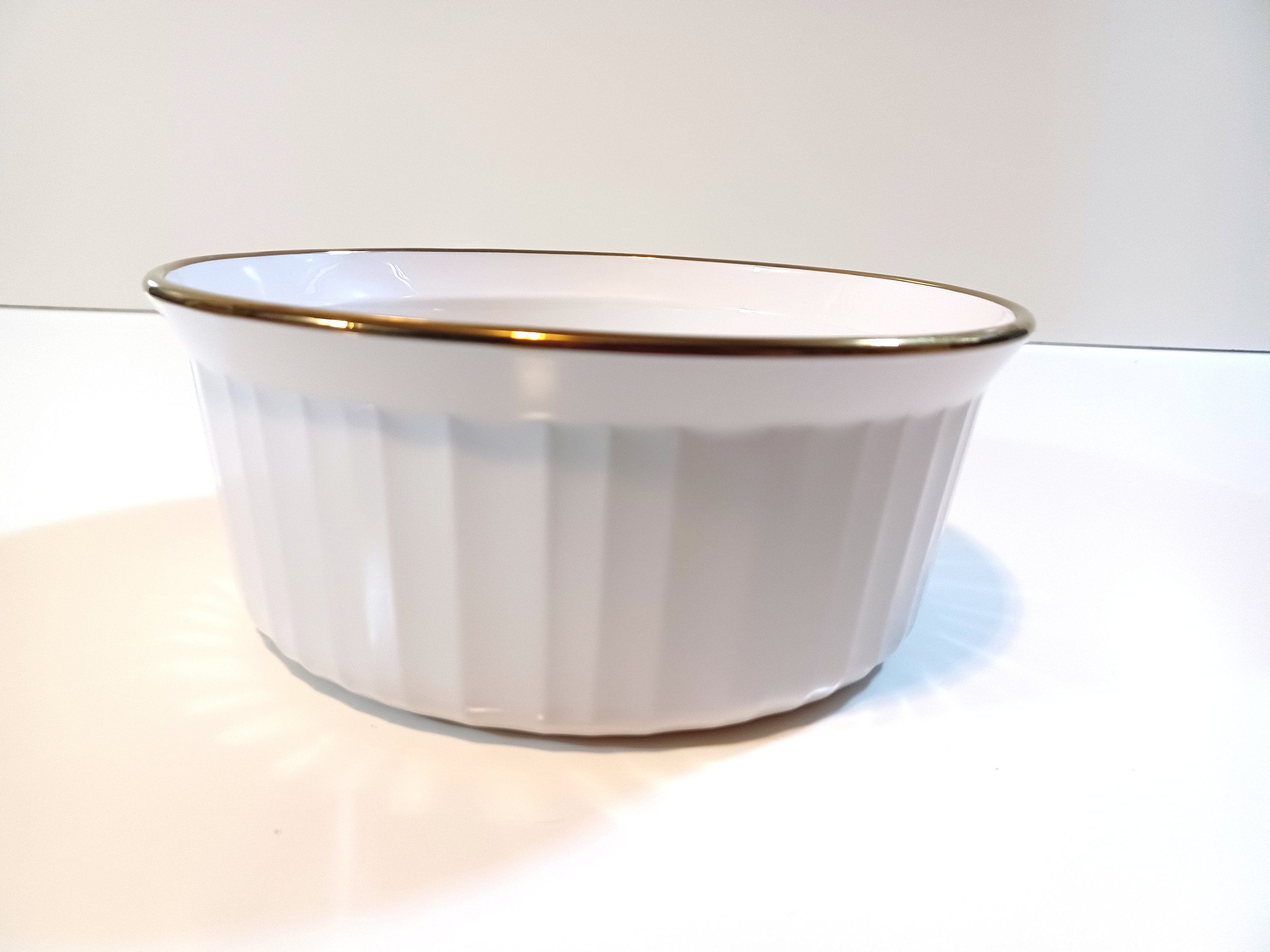 Beautiful White and Gold Corning Ware F-5-B 16 Liter USA Bowl - White ...