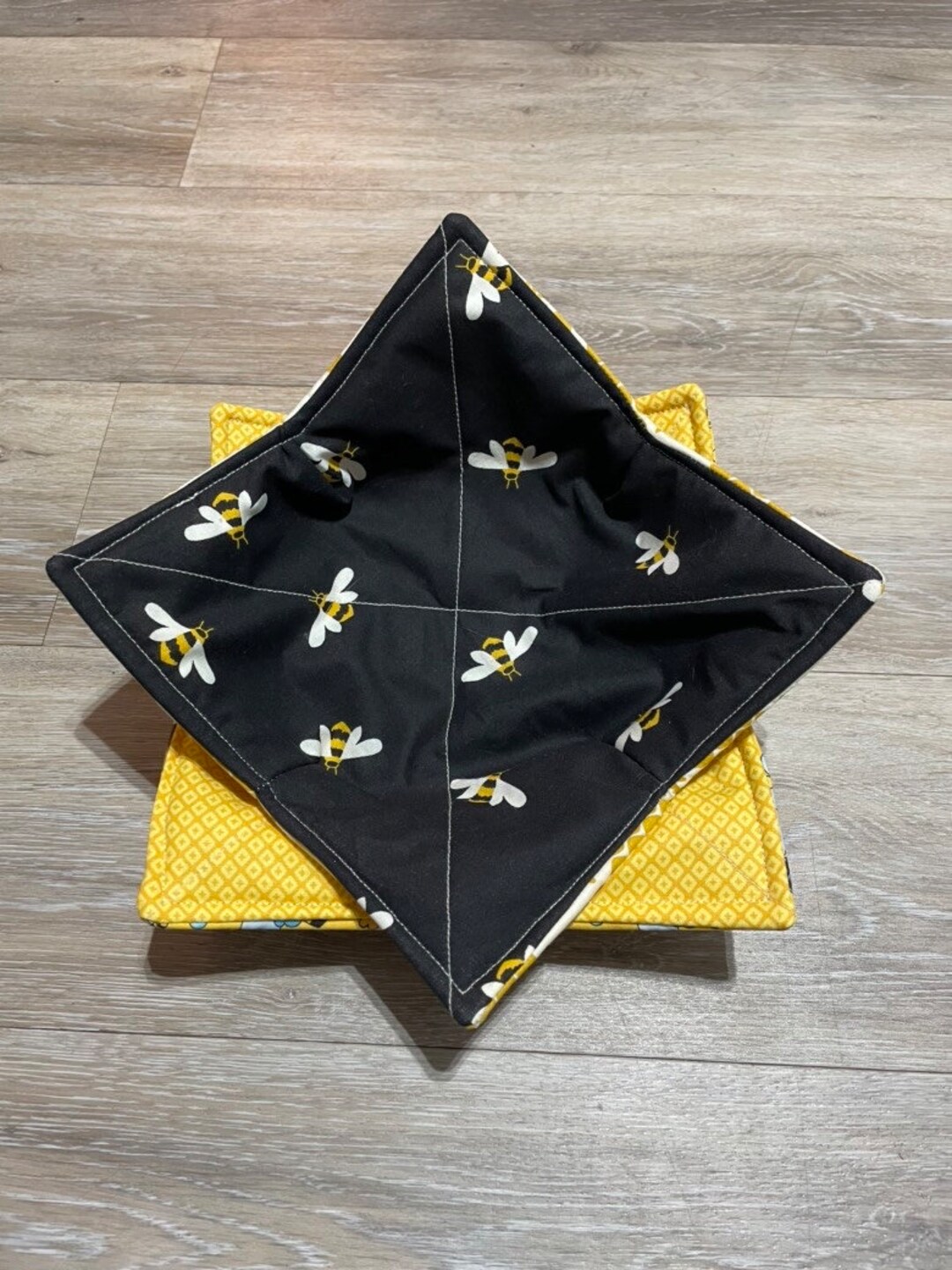 Flying Bumble Bee Farmhouse Soup Cozy - Etsy