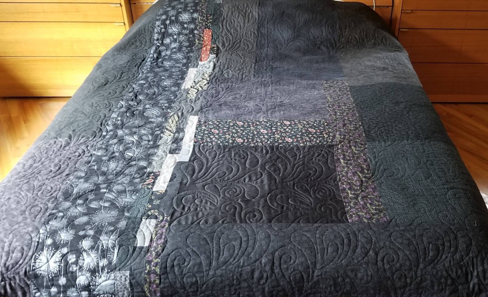86x86 Lrg Quilt Black White Log Cabin With Black Gray Rust Accent ...
