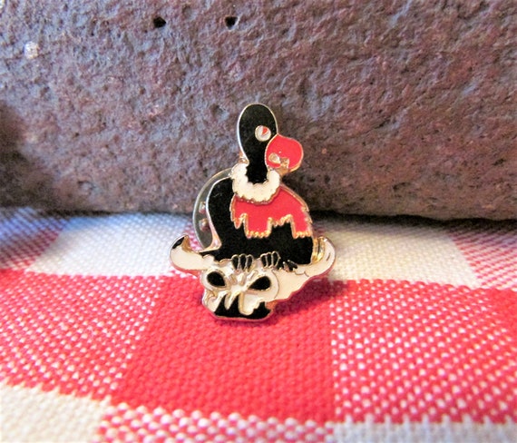 Enamel Pins, Vintage Cartoon Character Jewelry - Gem