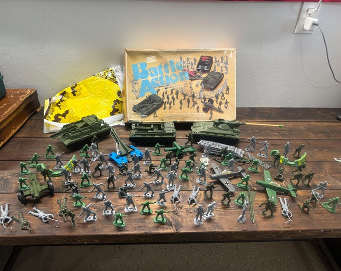 Vintage Little Soldier and Military Vehicles Lot With 85 Soldiers Plus ...