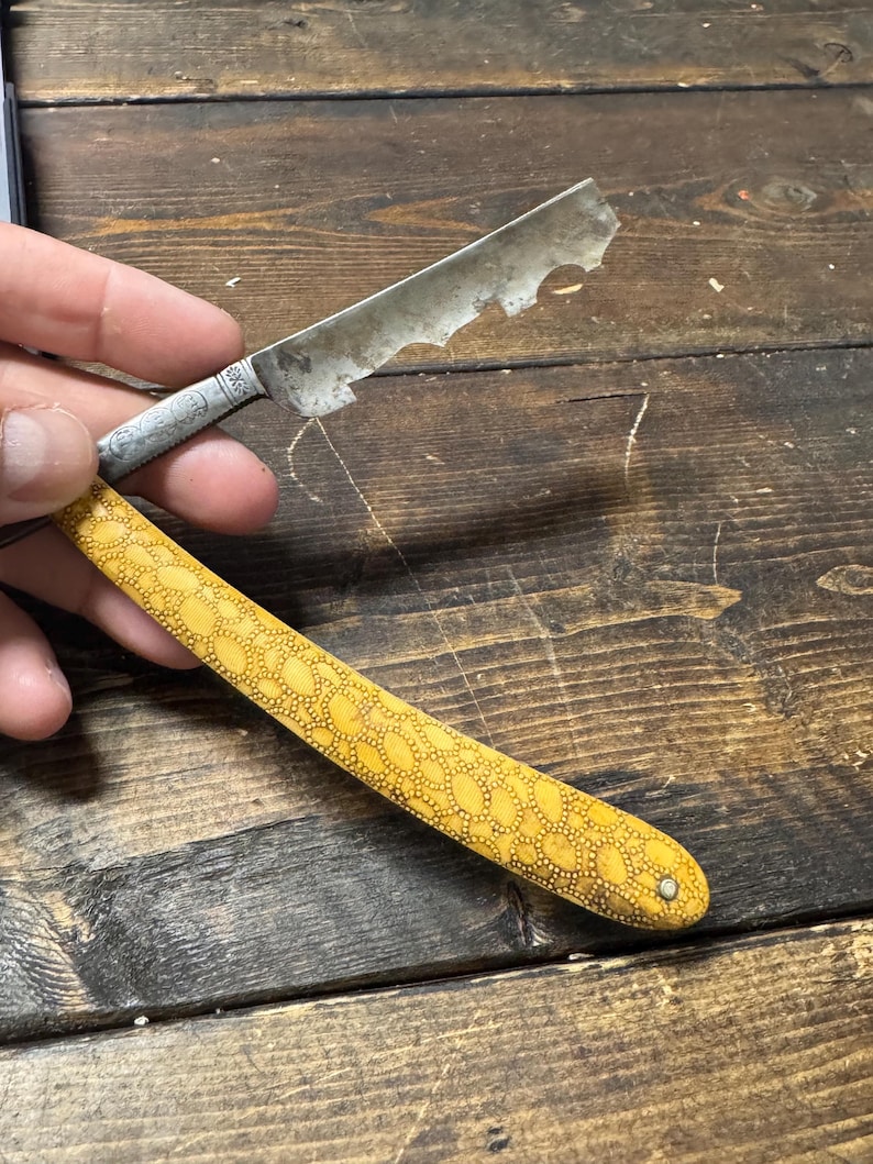 Vintage Straigjt Razor With Cool Handle . Vintage Straight Razor 80 the ...