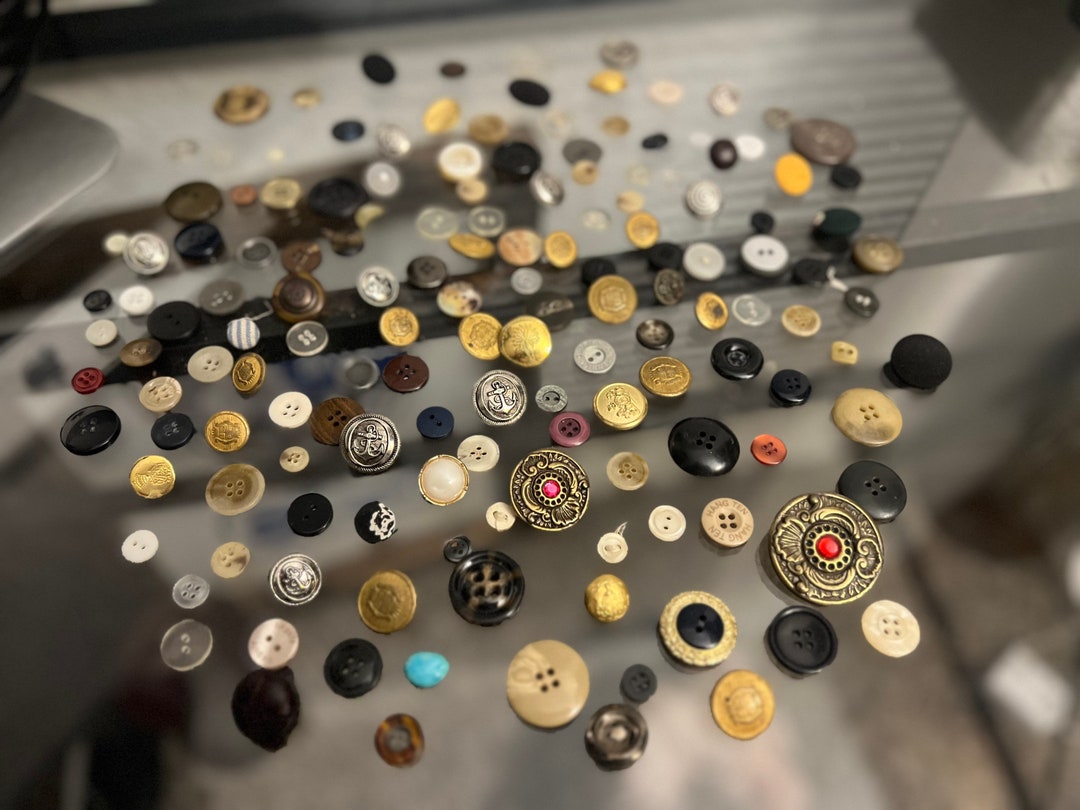 140 Buttons Vintage Lot , You Get All of Them. - Etsy