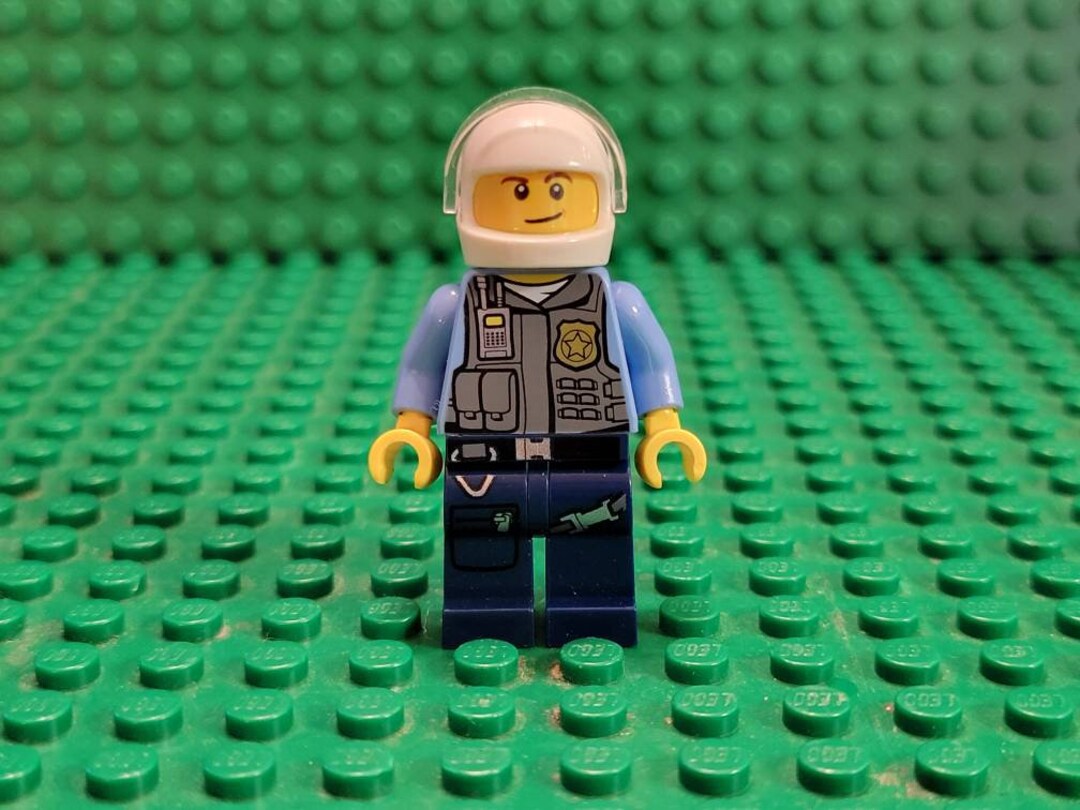 LEGO Police Officer With White Helmet Minifigure From Spider-man ...