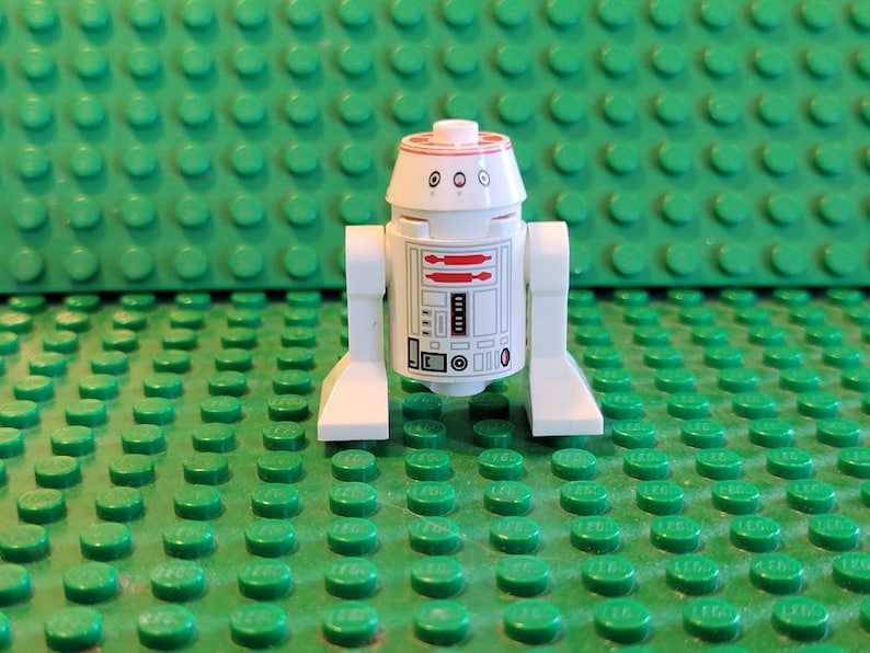 LEGO R5-D8 / R5-D4 Minifigure From X-wing Starfighter Set 9493 ...