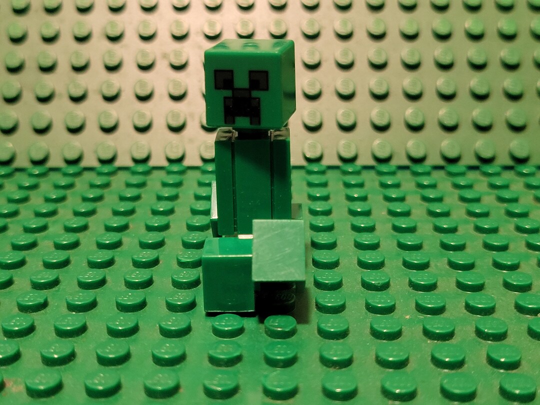 LEGO Creeper Minifigure From the Creeper Mine Set 21155 the Mushroom ...