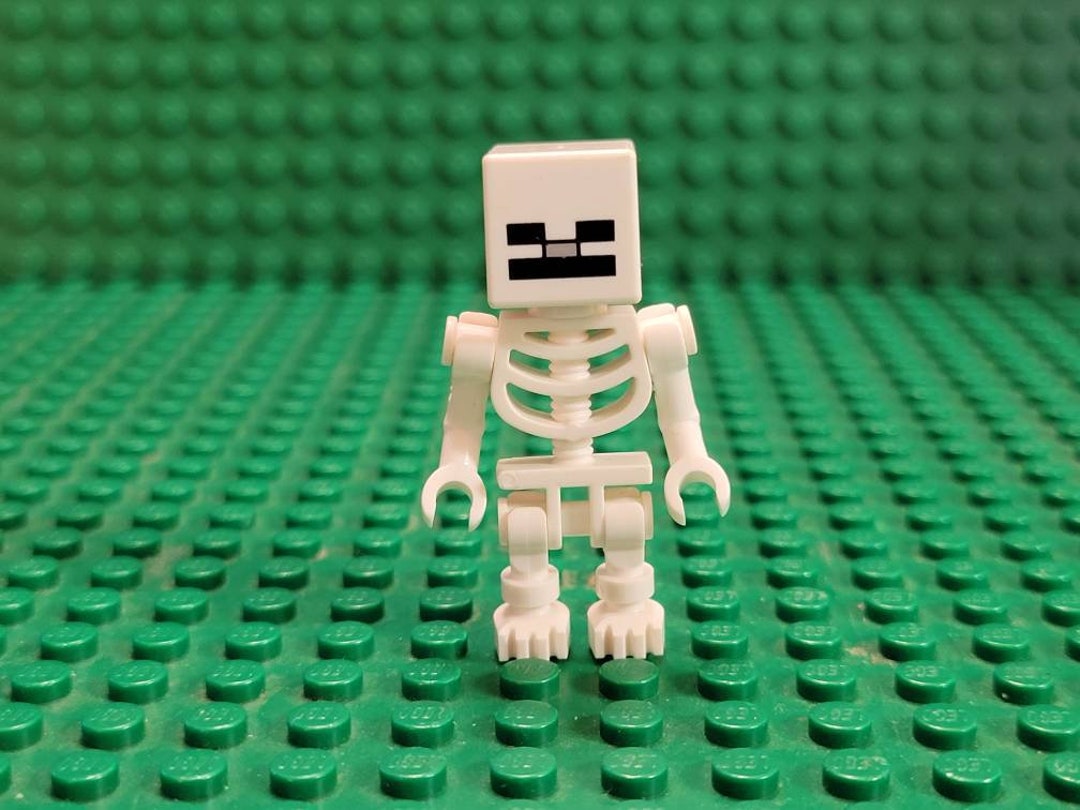 LEGO Minecraft Skeleton Minifigure From the Fortress Set 21127 and 14 ...