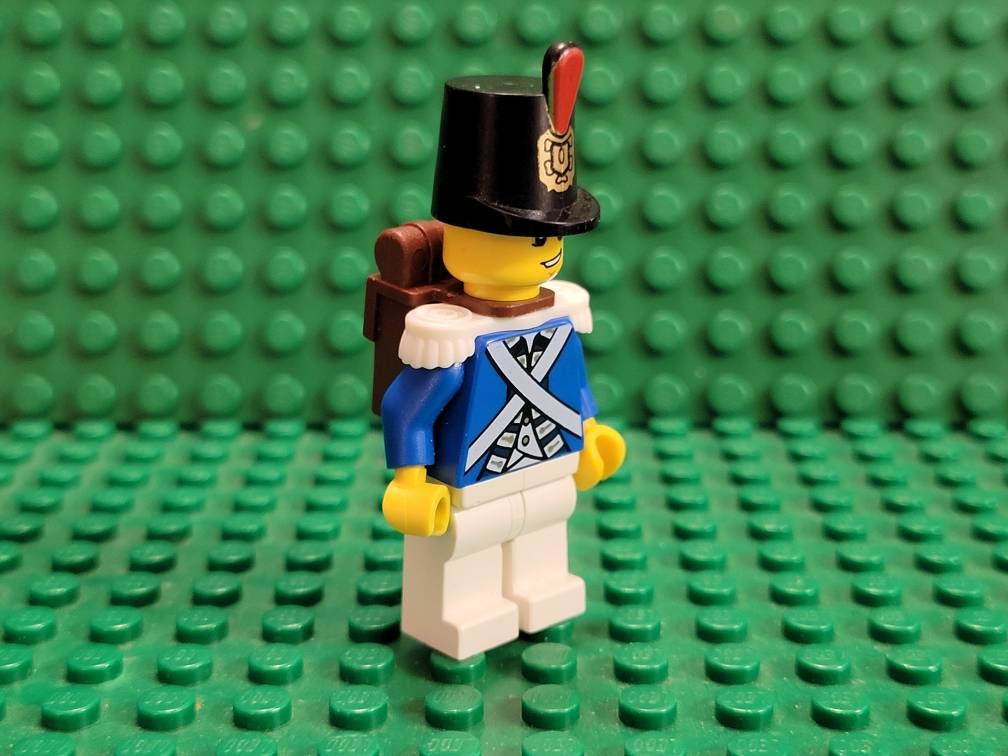 LEGO Bluecoat Soldier With Backpack Minifigure From Soldiers Fort Set ...