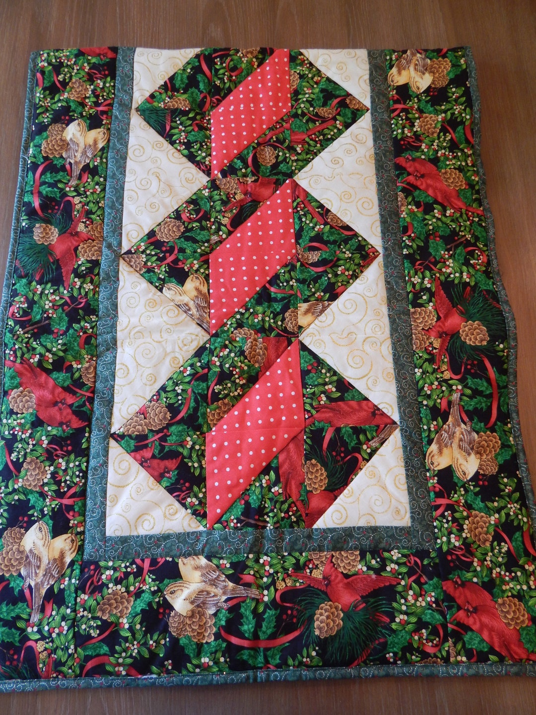 CARDINAL TABLE RUNNER Quilted Handmade Christmas Holiday Table ...