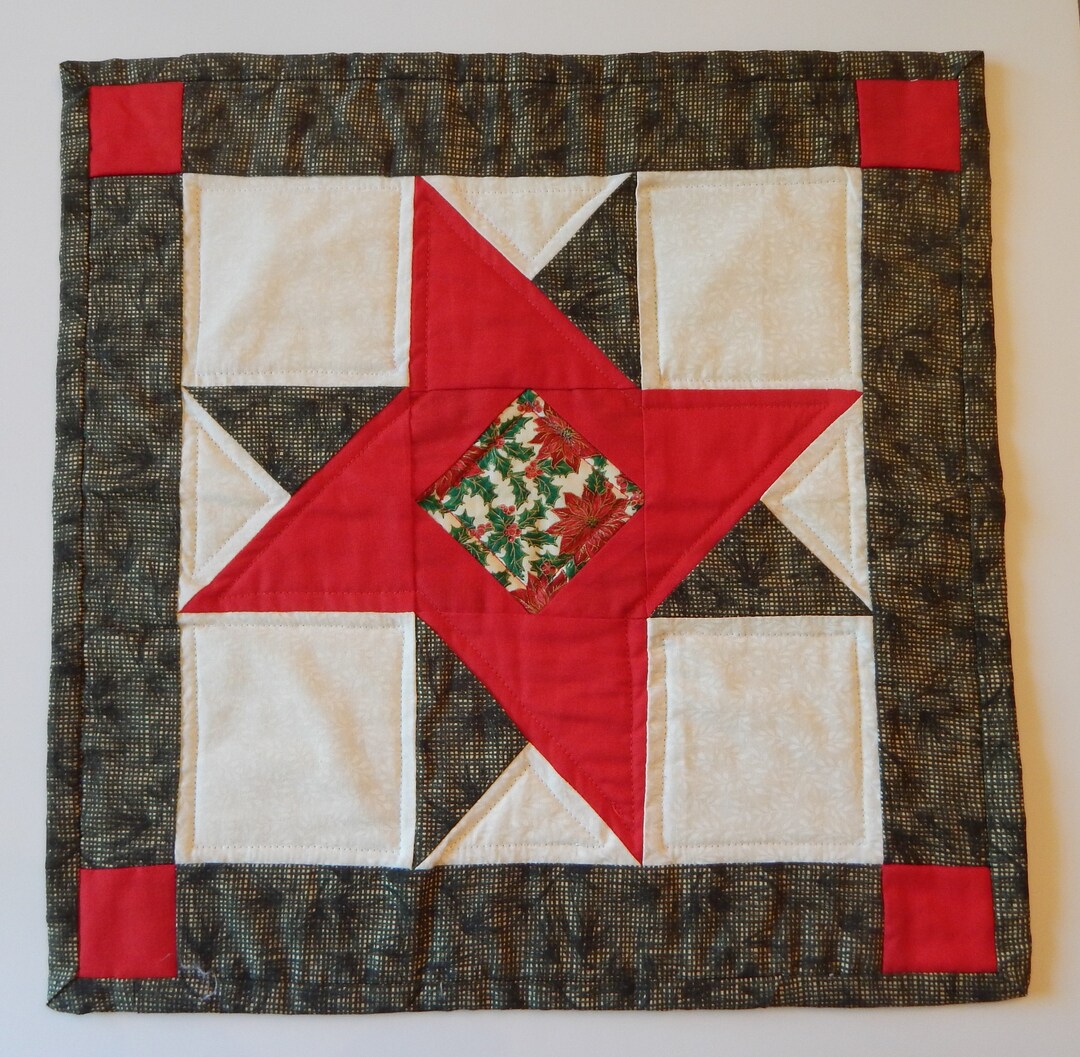 STAR TABLE TOPPER Red Star Poinsettia Holly Center Black Border Quilted ...