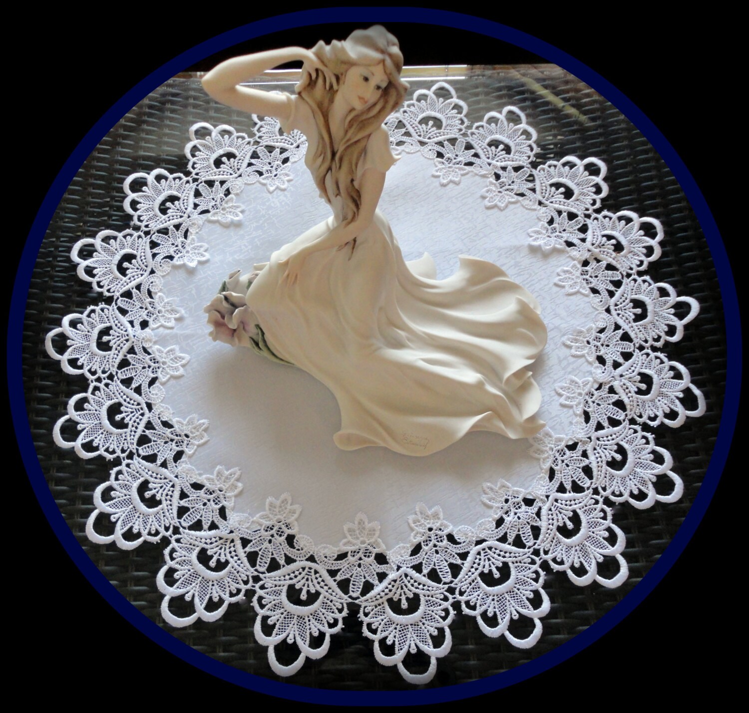 25 Large Lace Decadent White Doily Table Topper Round - Etsy