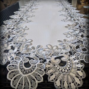 Lace Doily 3-piece Set: Gray & Ivory Table Runner + Doilies - Etsy