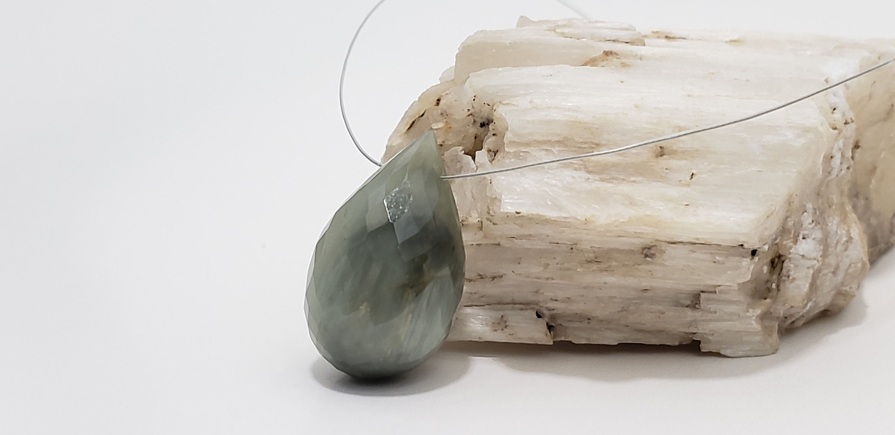 Natural 18.8ct. Green Cymophane Chrysoberyl Faceted Teardrop | Etsy