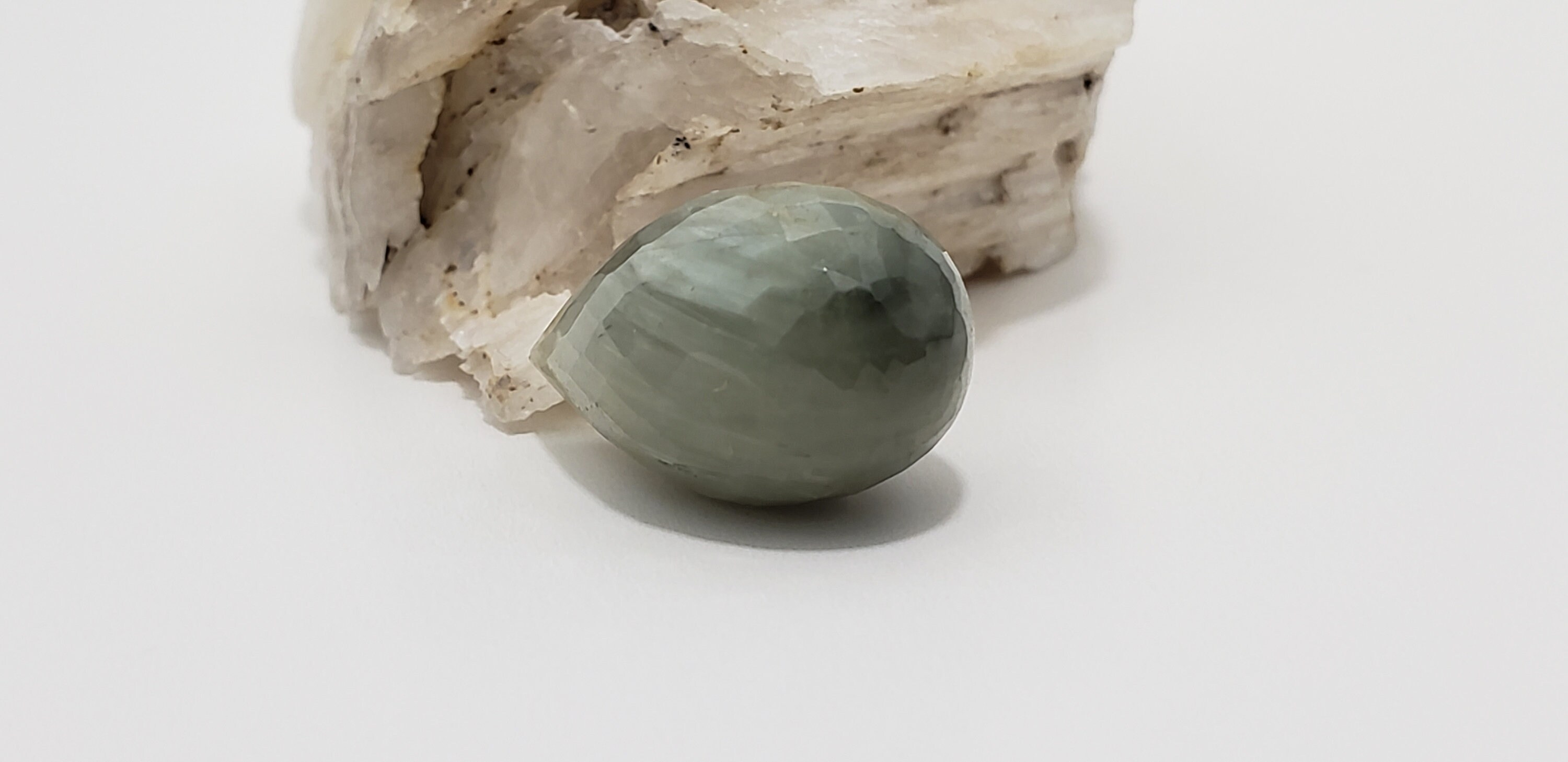 Natural 18.8ct. Green Cymophane Chrysoberyl Faceted Teardrop | Etsy