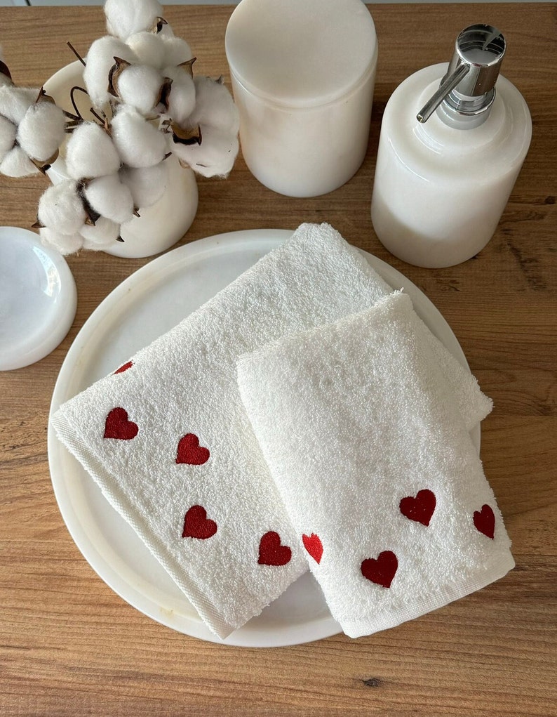 Set of 2 Heart Towels, Embroidered Towel, Decorative Stylish Towel, 2 ...