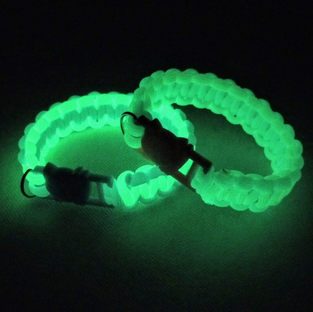 Glow in the Dark Two Color Cat Collars, Lightweight and Durable ...