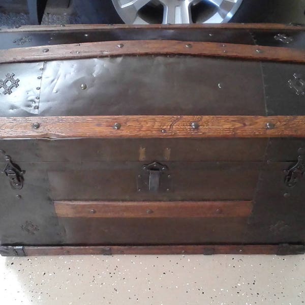 Antique Metal Top Trunks - Etsy