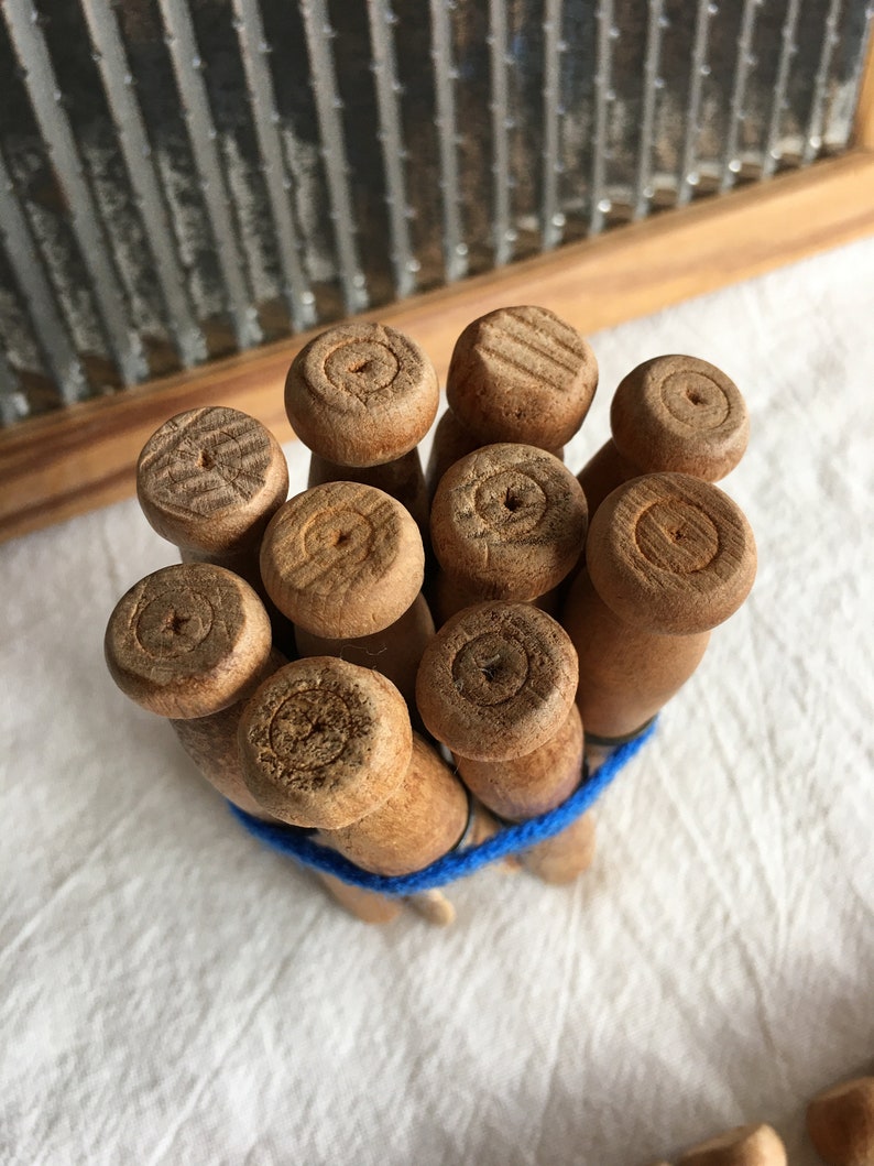 10 Wood Peg Clothespins Vintage Wire Wrapped Laundry Decor - Etsy