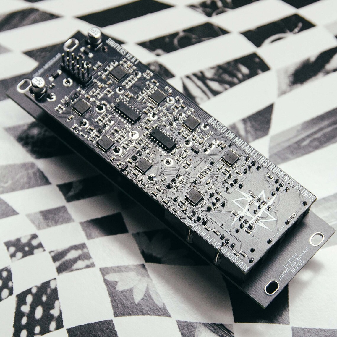 Shutters V2 / (mutable Instruments Blinds 8hp Variant) / Eurorack ...
