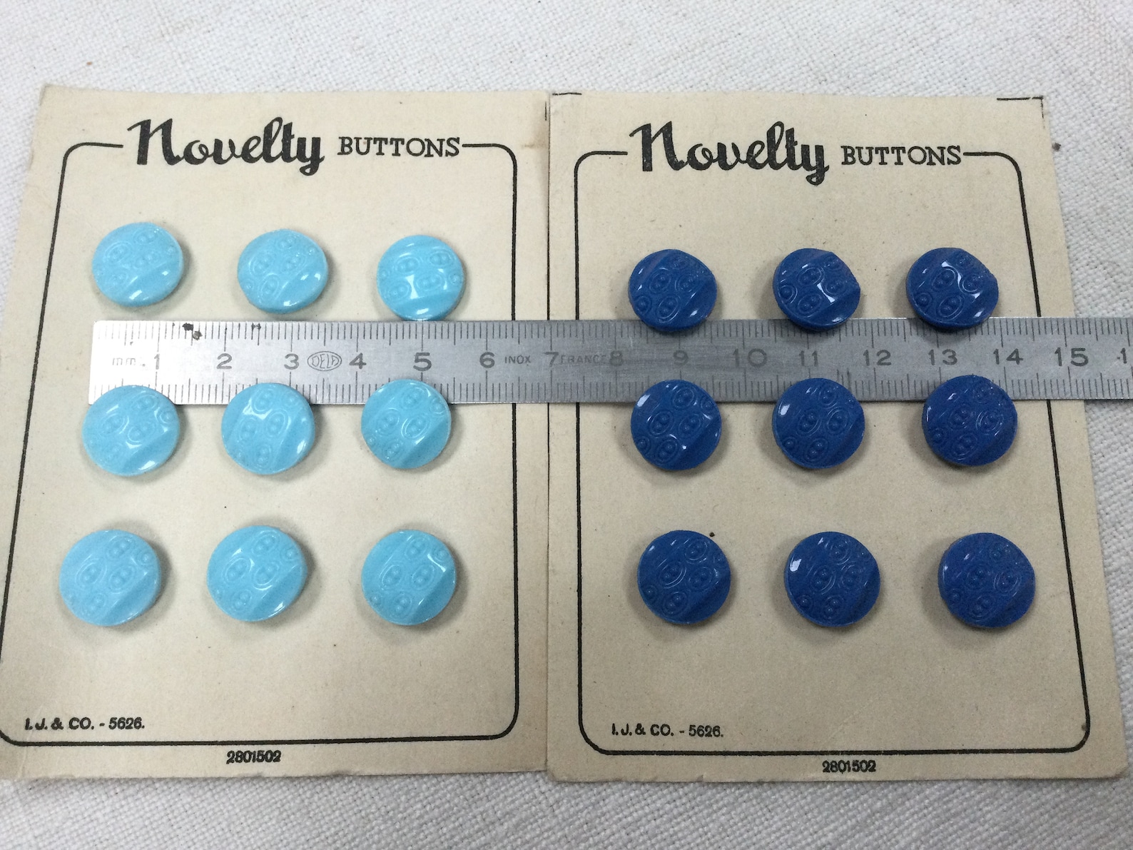 18 Blue and Sky Blue Glass Buttons, From the 1940s. 1cm40.glass Buttons ...